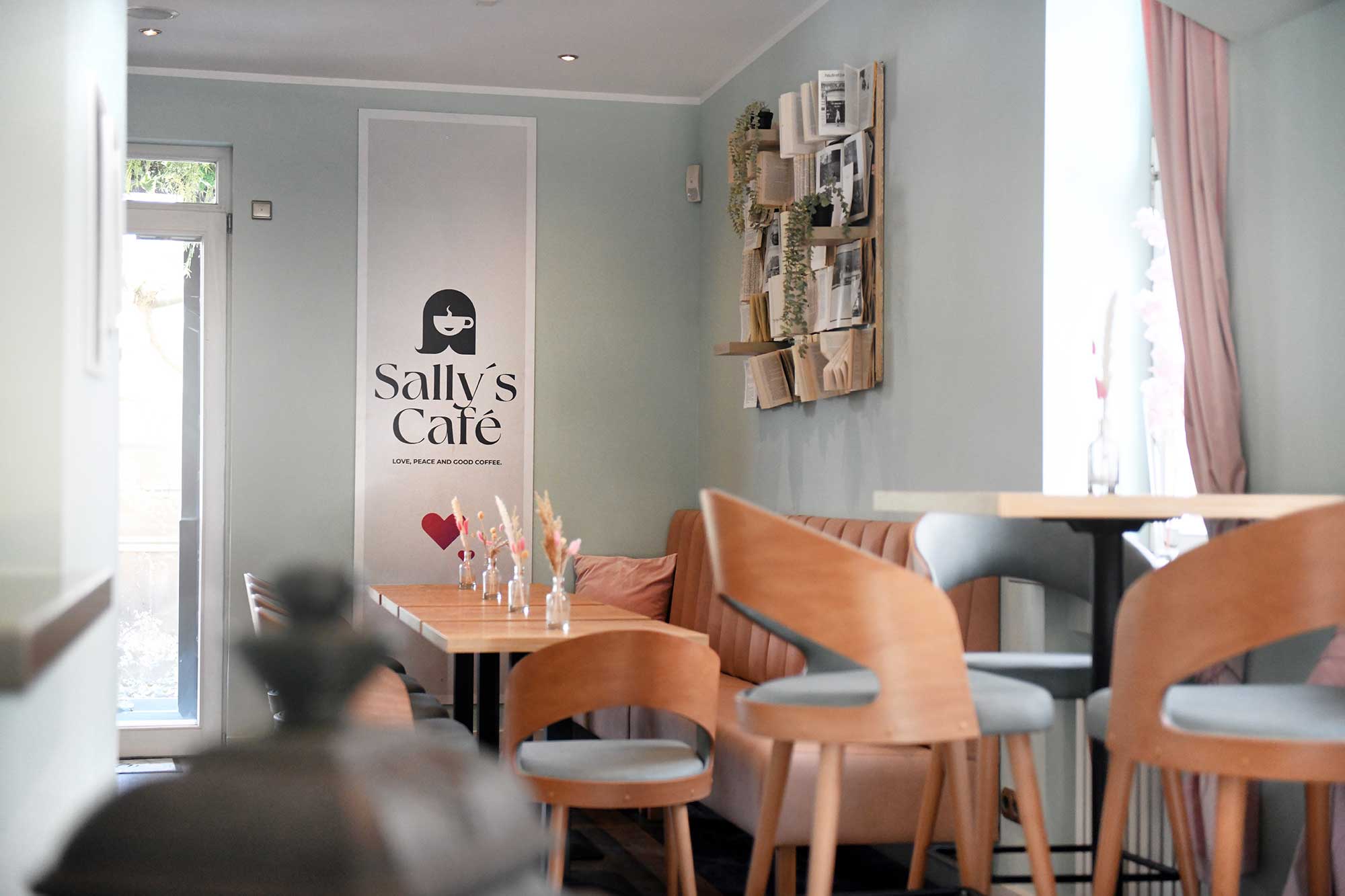 Sally´s Café. Mitten im Herzen von Müheim Saarn.